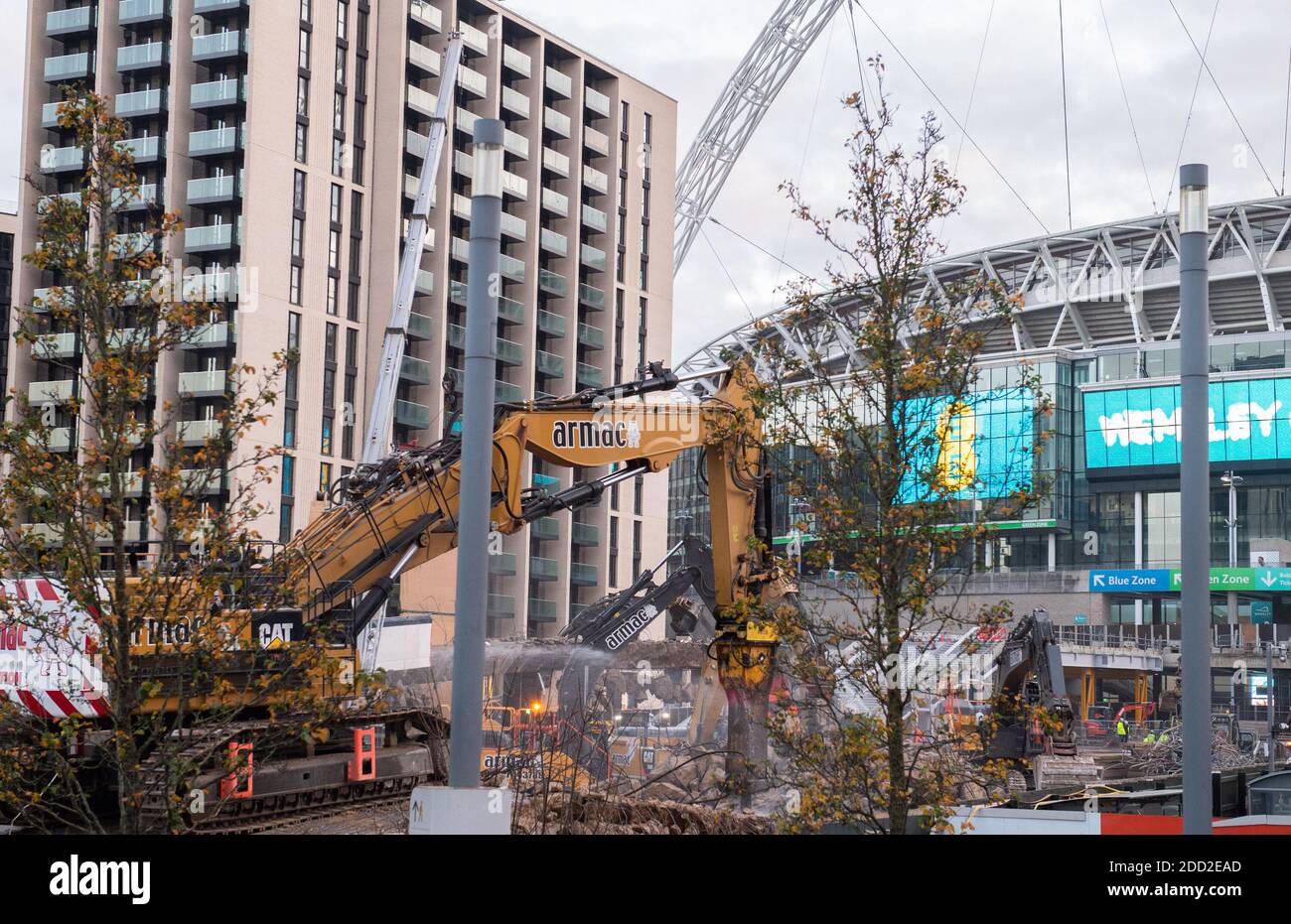 Wembley Stadium, UK. 23rd Nov, 2020. Building works are carried out at ...