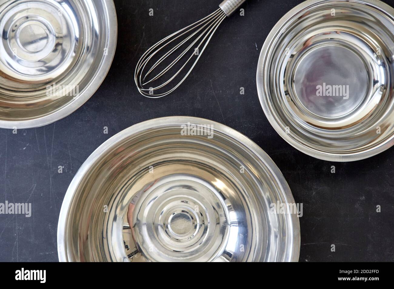 A studio photo of a kitchen mixing bowl Stock Photo - Alamy