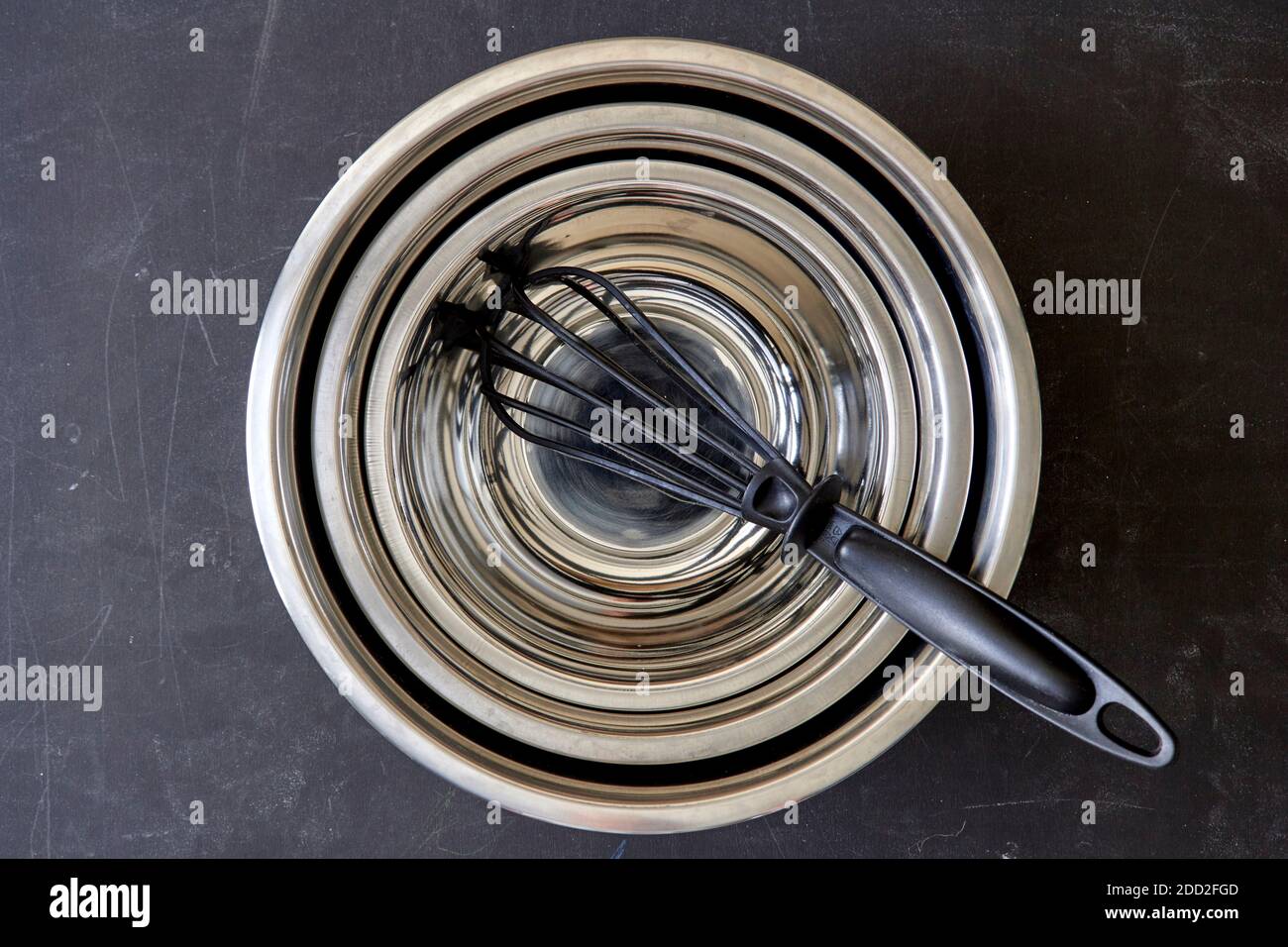 A studio photo of a kitchen mixing bowl Stock Photo - Alamy