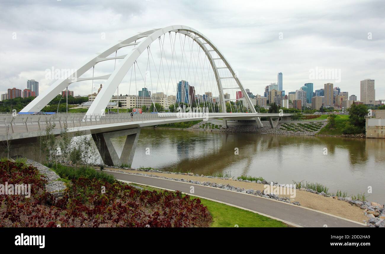 Edmonton tower hi-res stock photography and images - Alamy