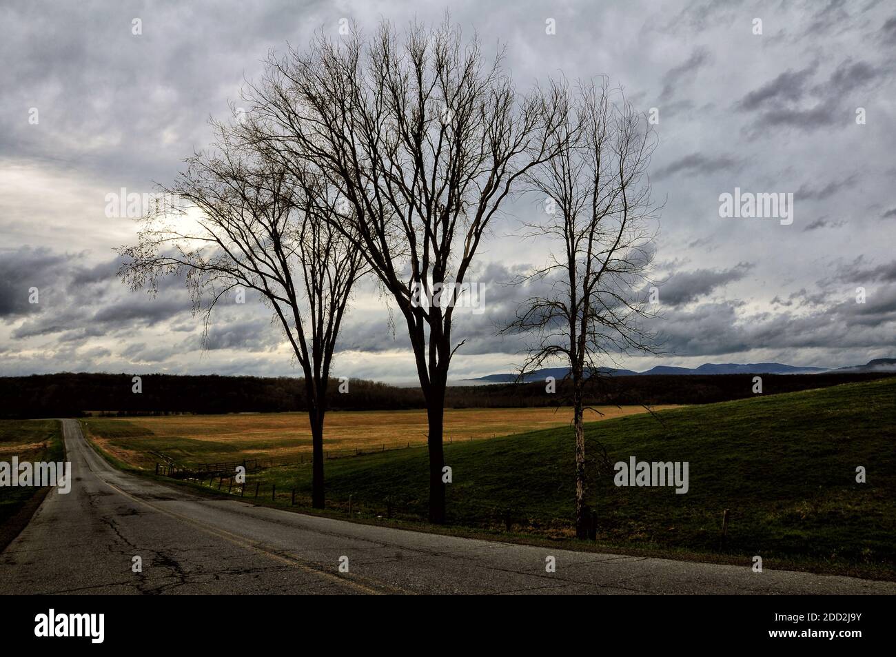 Back country roads and highways Stock Photo - Alamy
