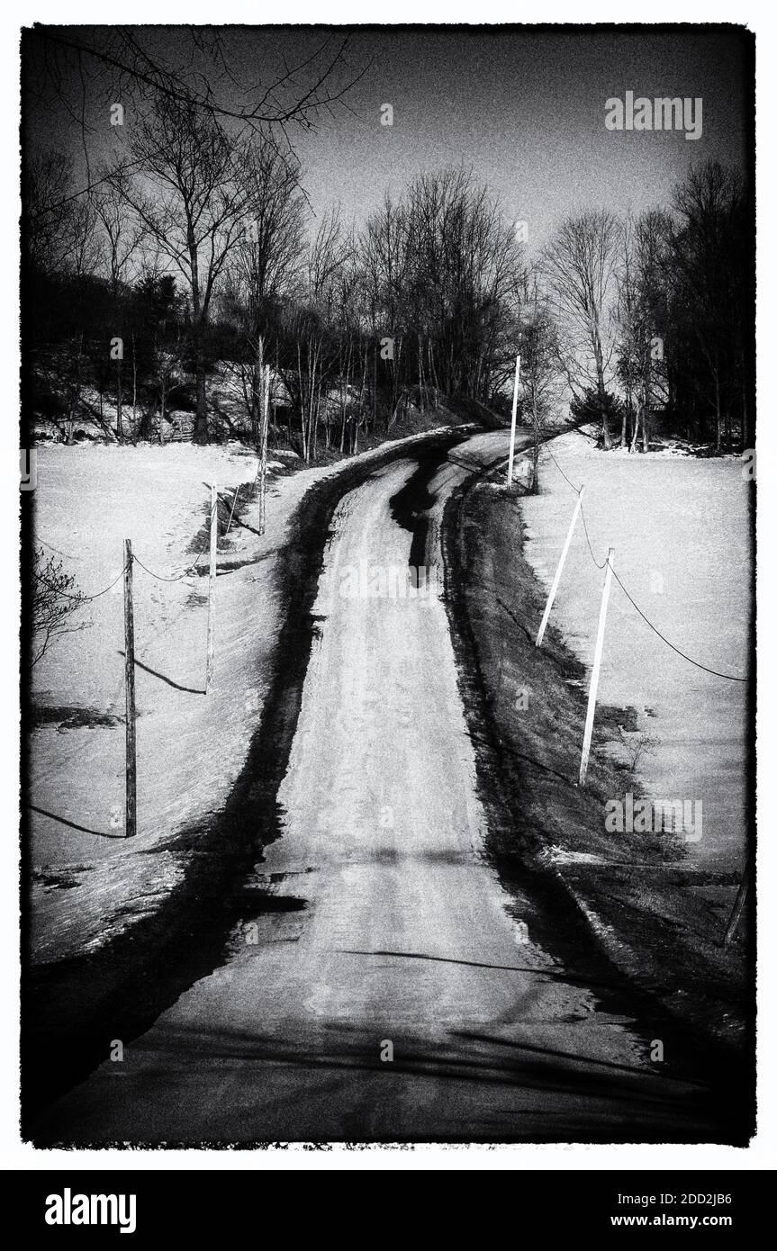 Winter country roads and highways Stock Photo - Alamy