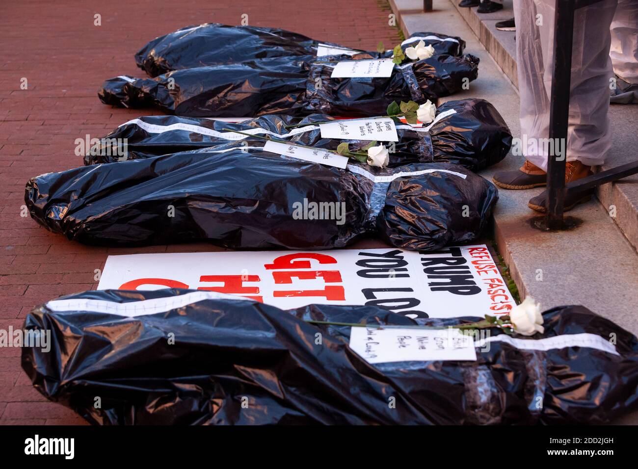 Dead body bag hi-res stock photography and images - Alamy