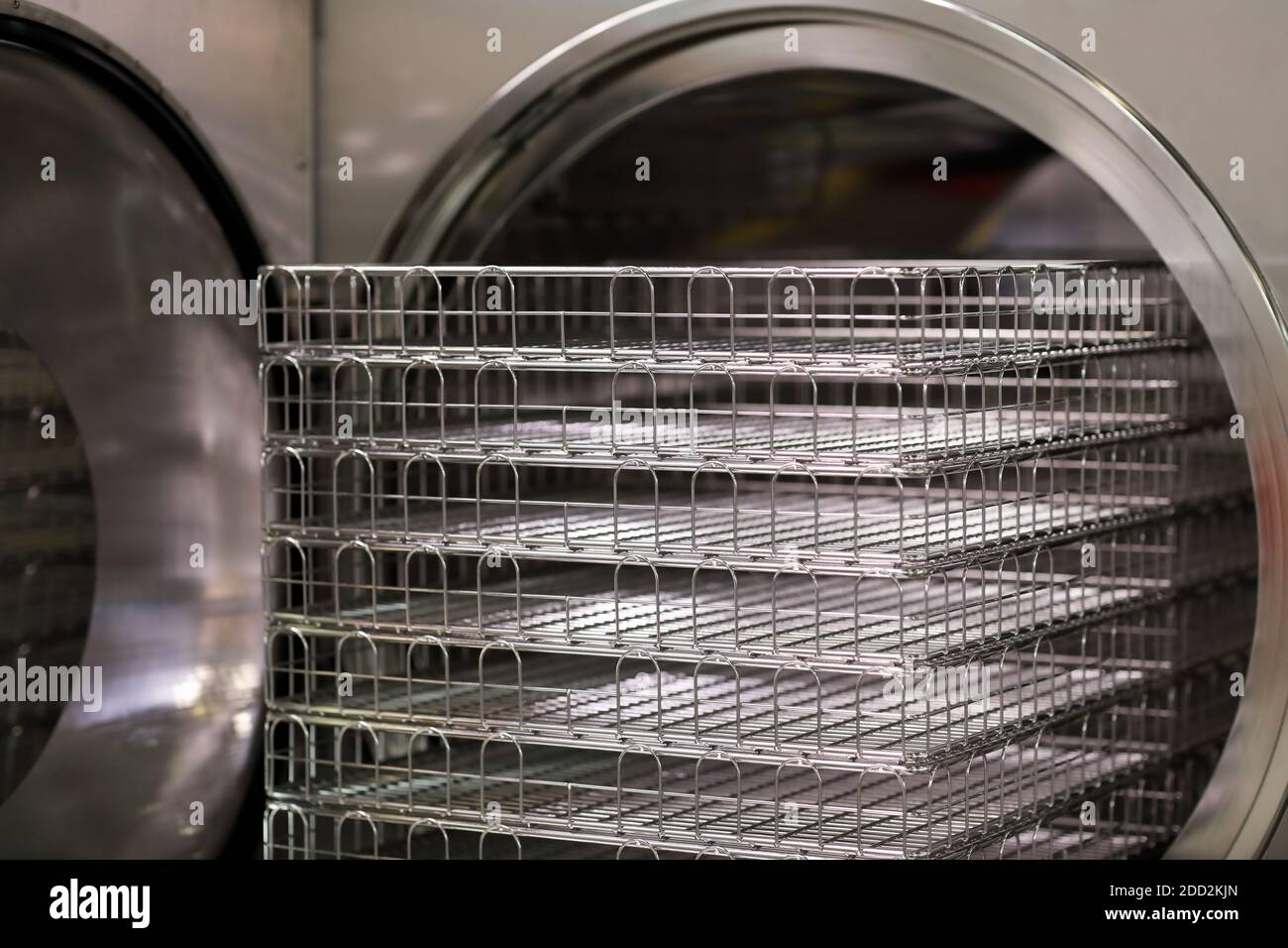 Automatic double door pass-through laboratory autoclave. Selective ...