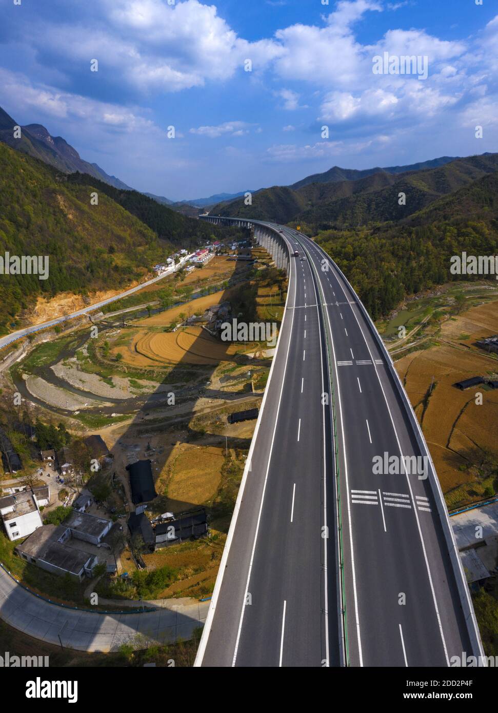 Through the call north expressway in the western mountains Stock Photo ...