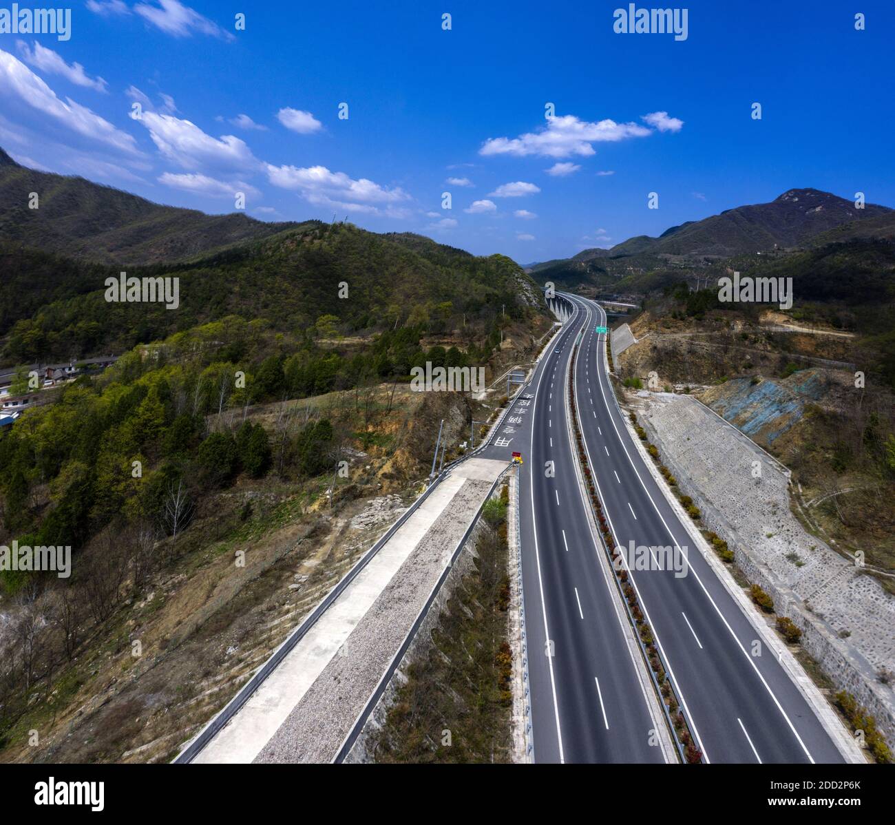 Through the call north expressway in the western mountains Stock Photo ...