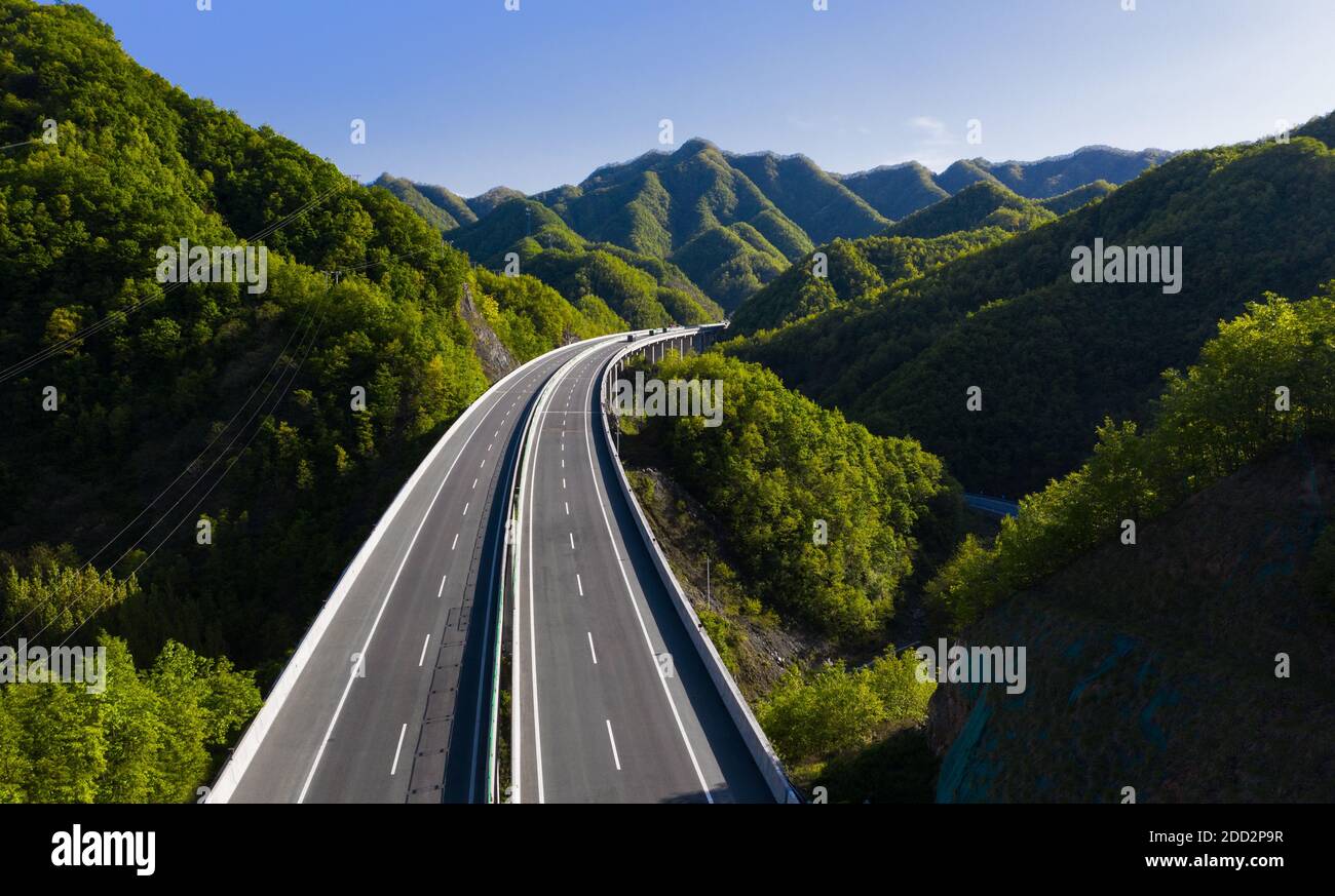 Crossing the mountains in the western mountainous area between the ...