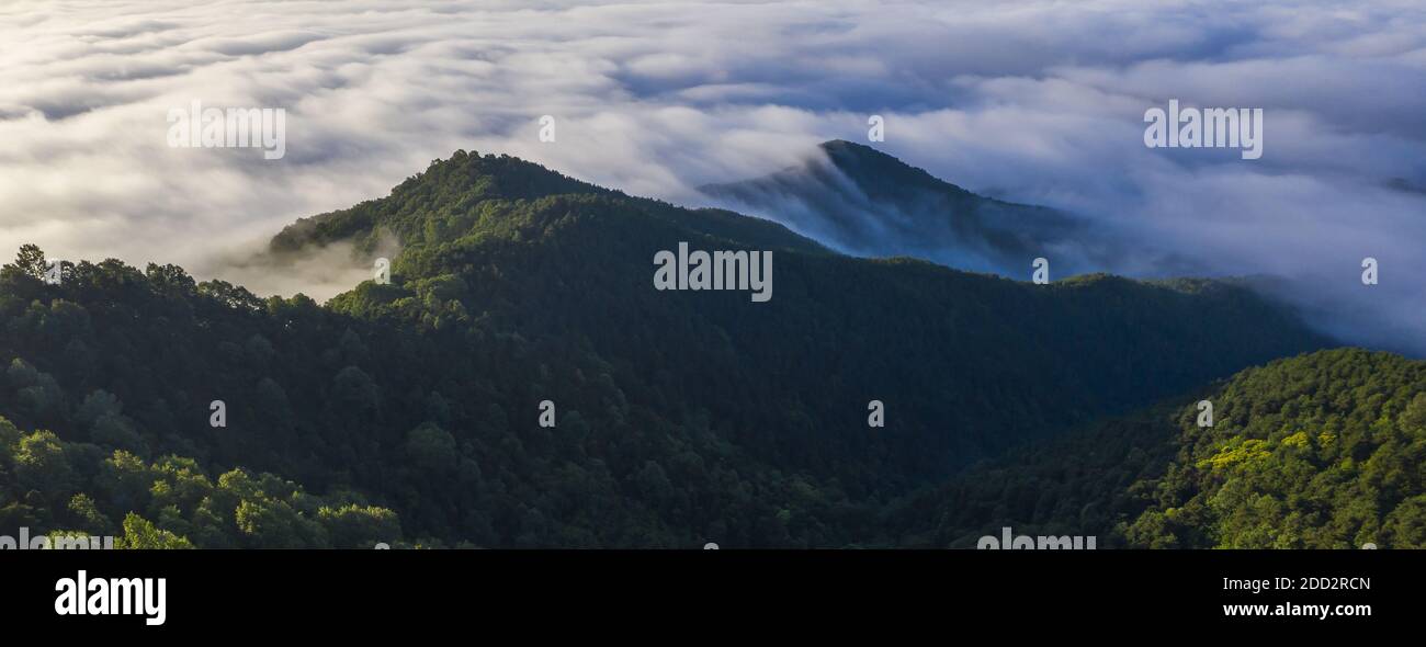In the west of henan funiu Lin hai wave Stock Photo - Alamy