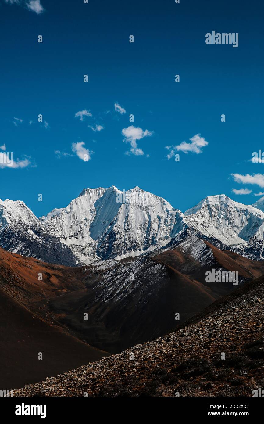 Xindu bridge and plateau scenery hi-res stock photography and images ...