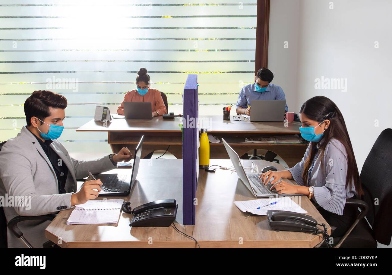 Indian office cubicles hi-res stock photography and images - Alamy