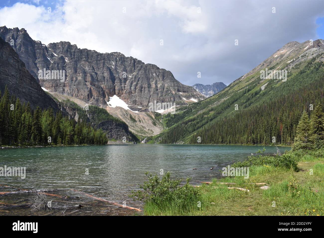 Taylor Lake, residing in the heart of Banff National Park Stock Photo ...