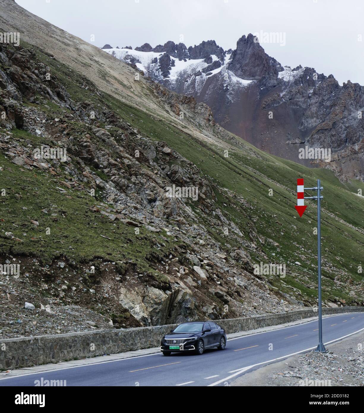 Xinjiang tianshan mountains hi-res stock photography and images - Alamy