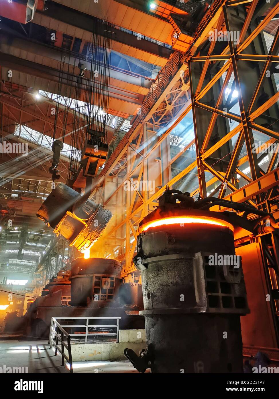 Ladle crane hi-res stock photography and images - Alamy
