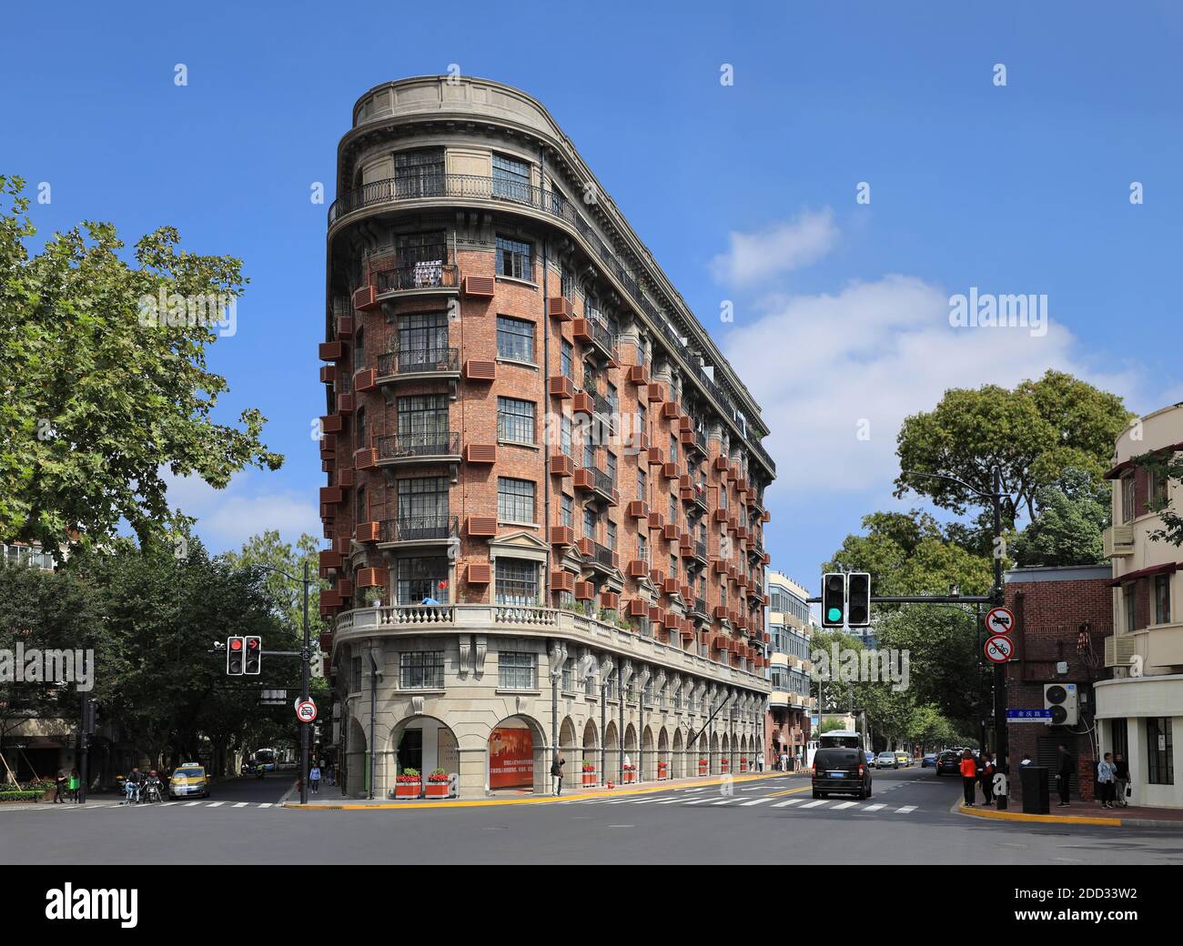 Old shanghai style hi-res stock photography and images - Alamy