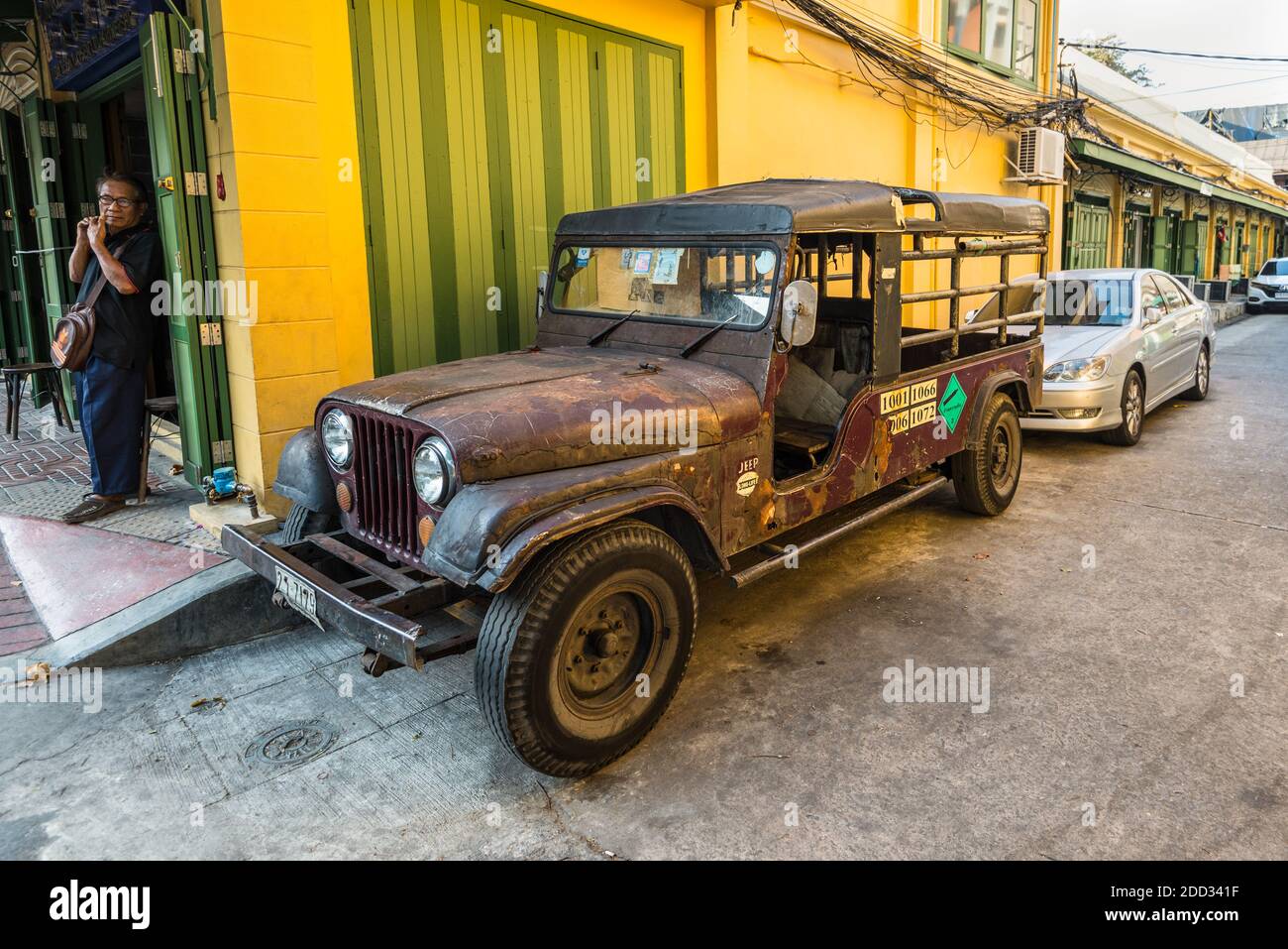 Rusty old jeep hi-res stock photography and images - Alamy