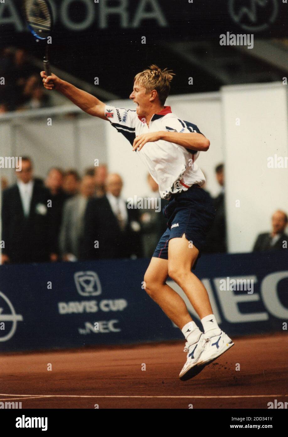 Yevgeny kafelnikov tennis player hi-res stock photography and images ...
