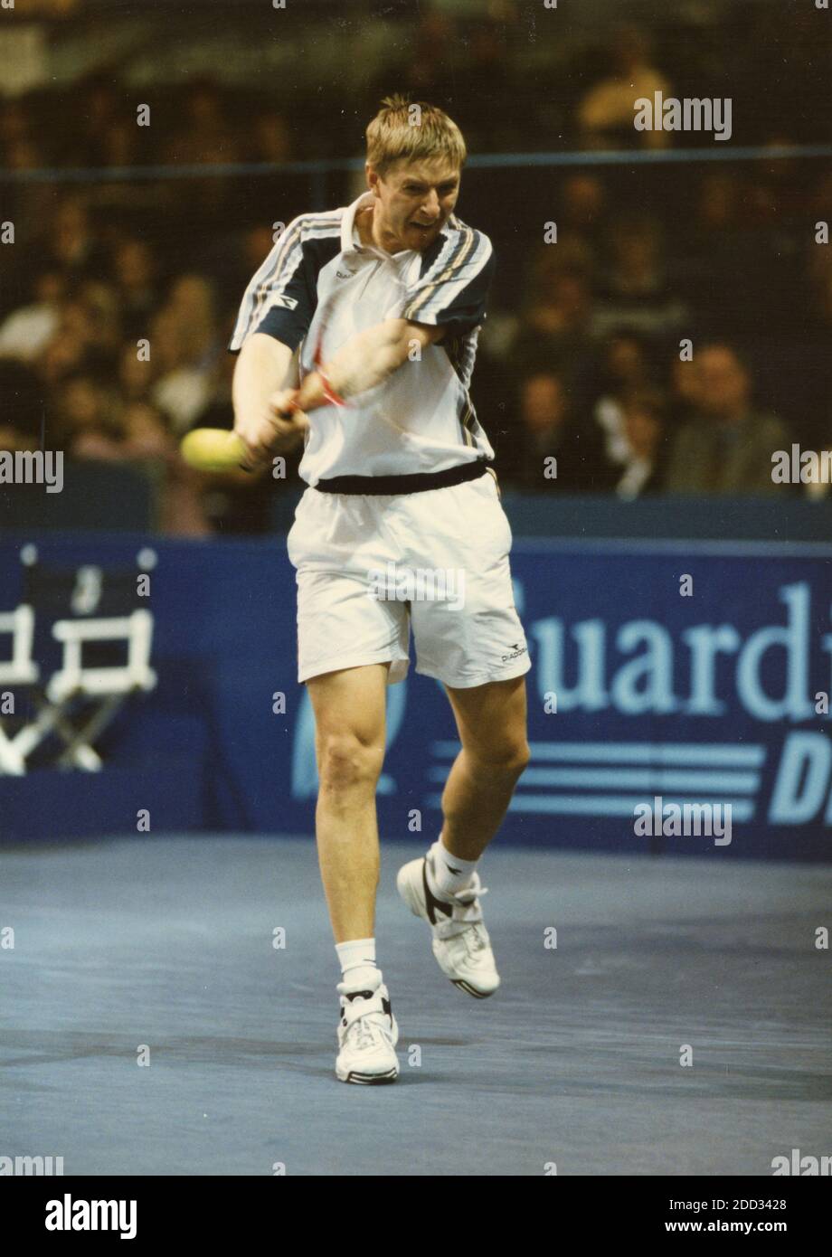 Yevgeny kafelnikov tennis player hi-res stock photography and images ...