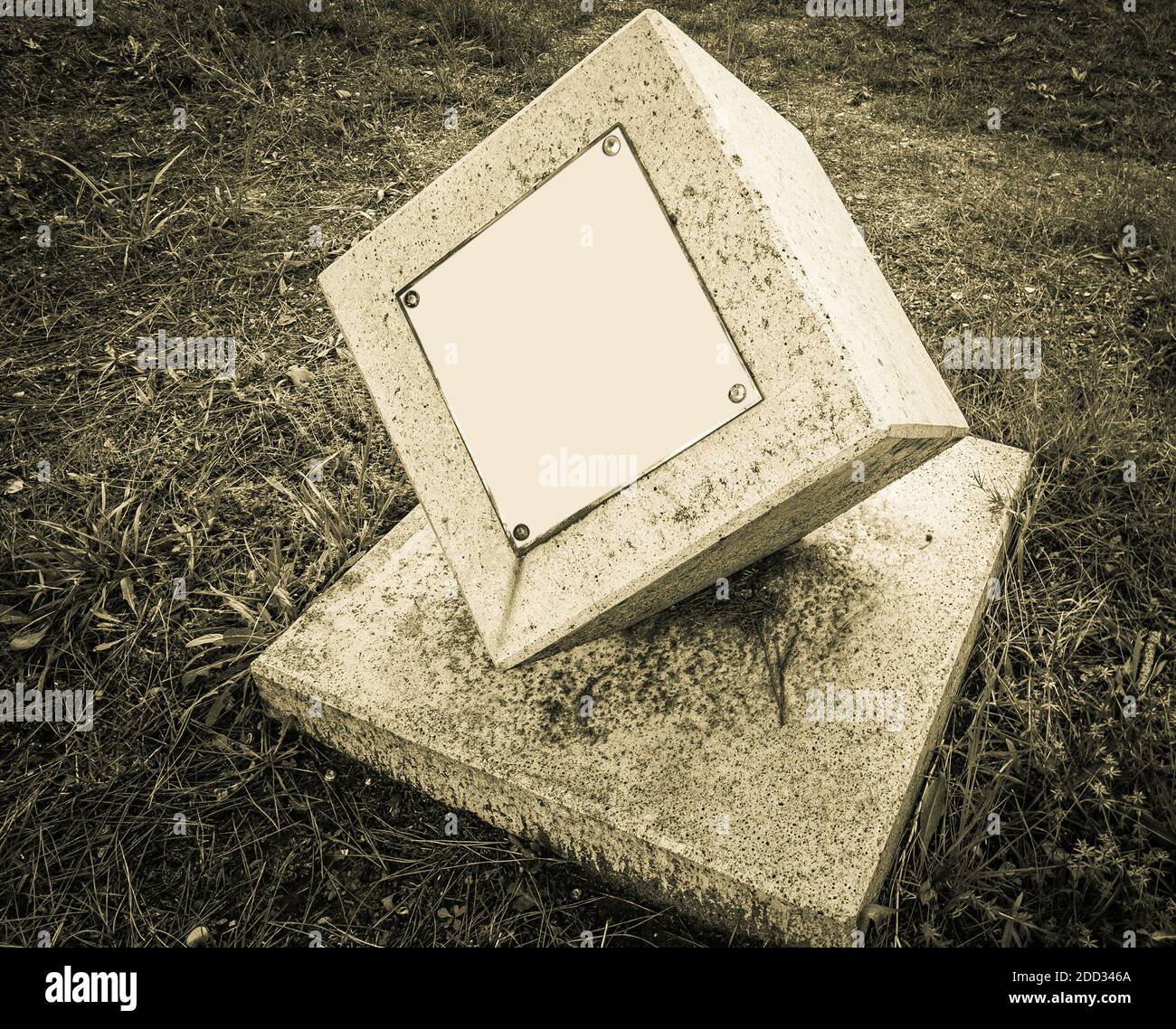 Square tombstone hi-res stock photography and images - Alamy
