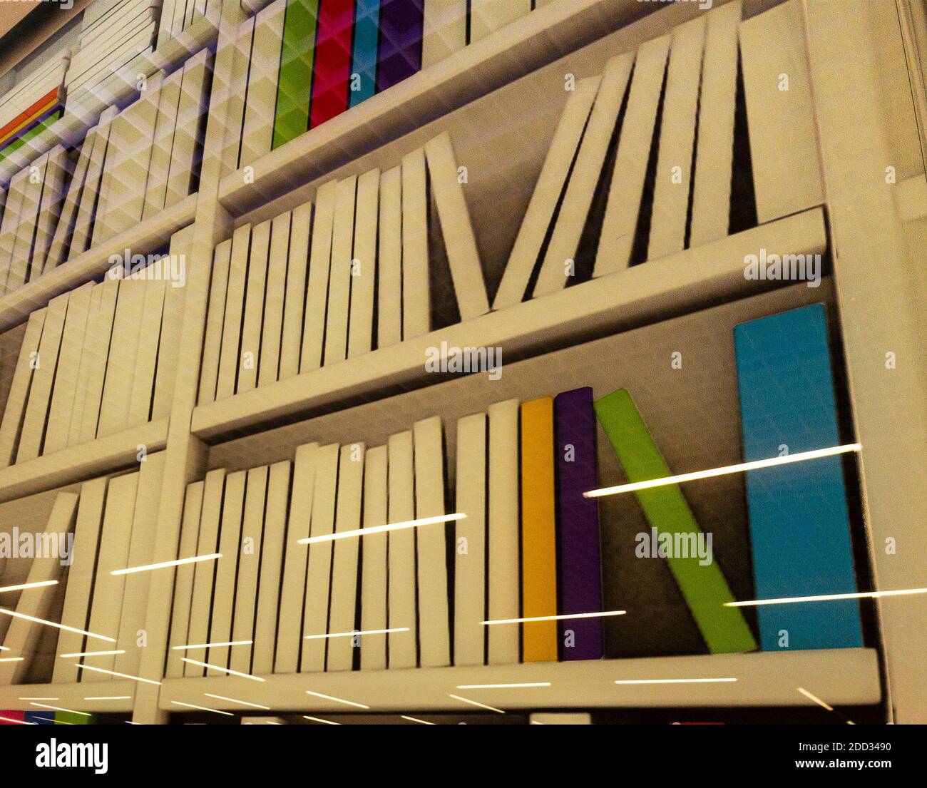 Glassed bookshelf hi-res stock photography and images - Alamy