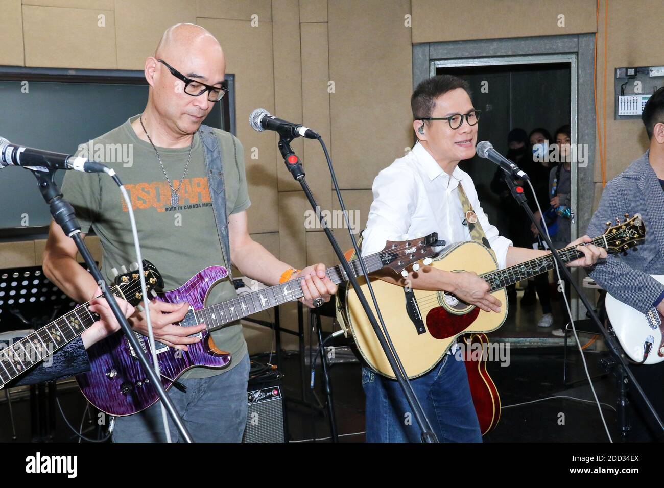 Taipei. 23rd Nov, 2020. Lo Ta-yu rehearses for the °guitar music ...