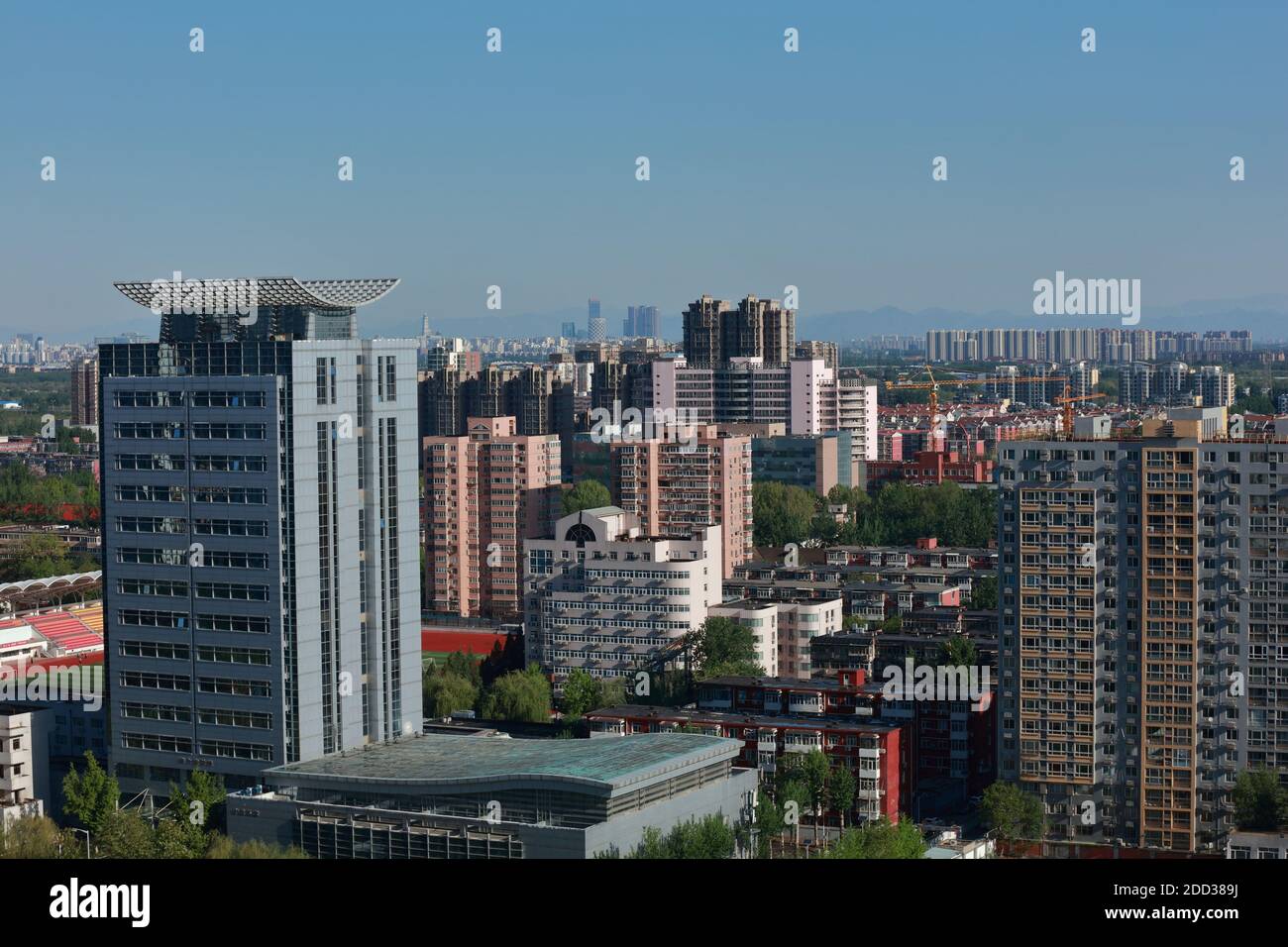 Buildings angle hi-res stock photography and images - Alamy