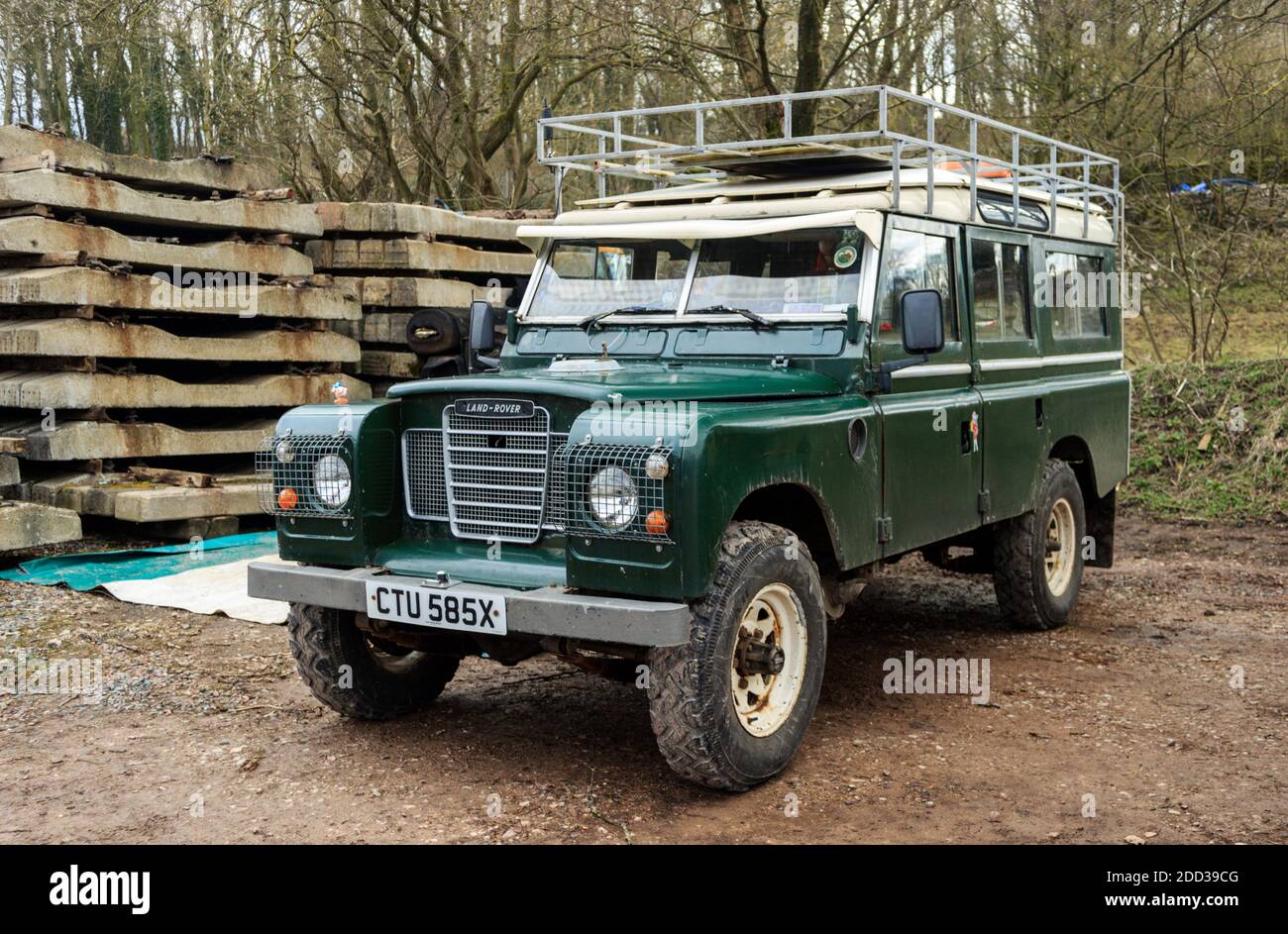 Commercial vehicle 4 x 4 hi-res stock photography and images - Alamy
