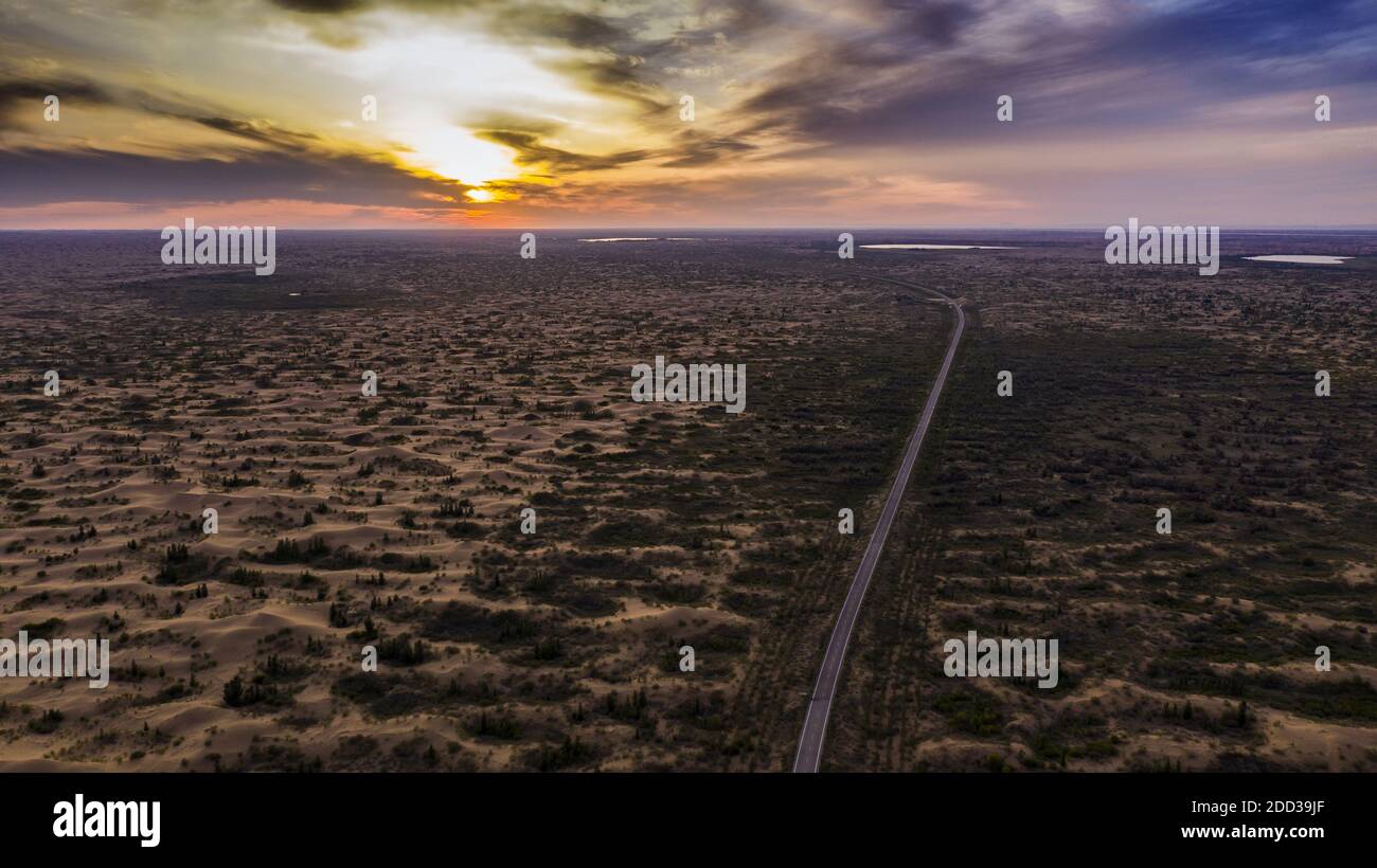 Inner Mongolia erdos seven xinghu desert ecological tourist attraction ...