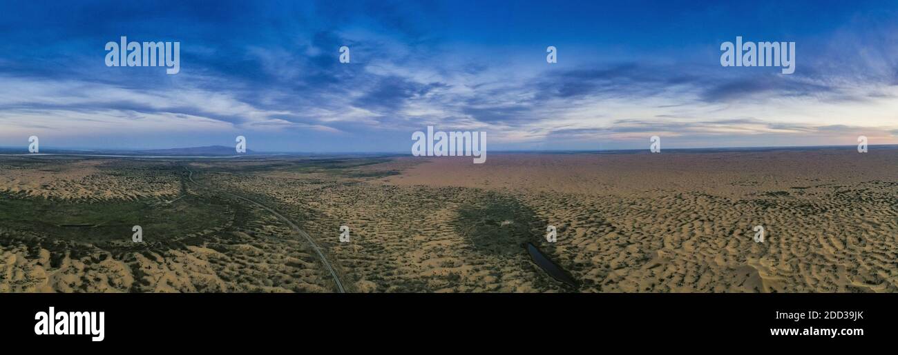 Inner Mongolia erdos seven xinghu desert ecological tourist attraction ...