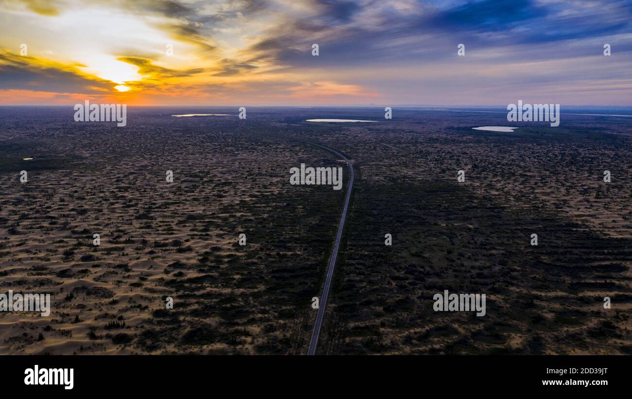 Inner Mongolia erdos seven xinghu desert ecological tourist attraction ...