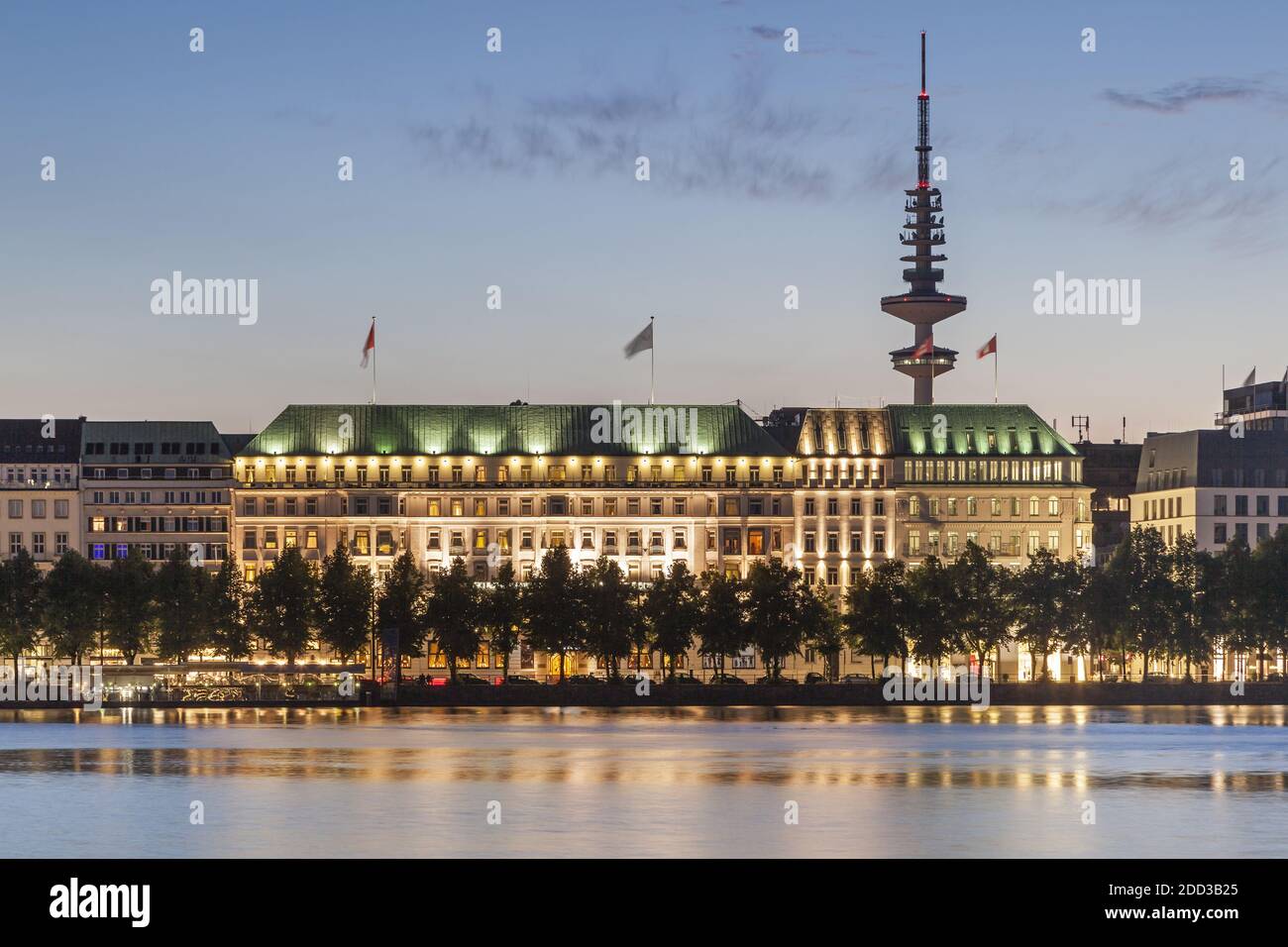 Tv towers hi-res stock photography and images - Alamy