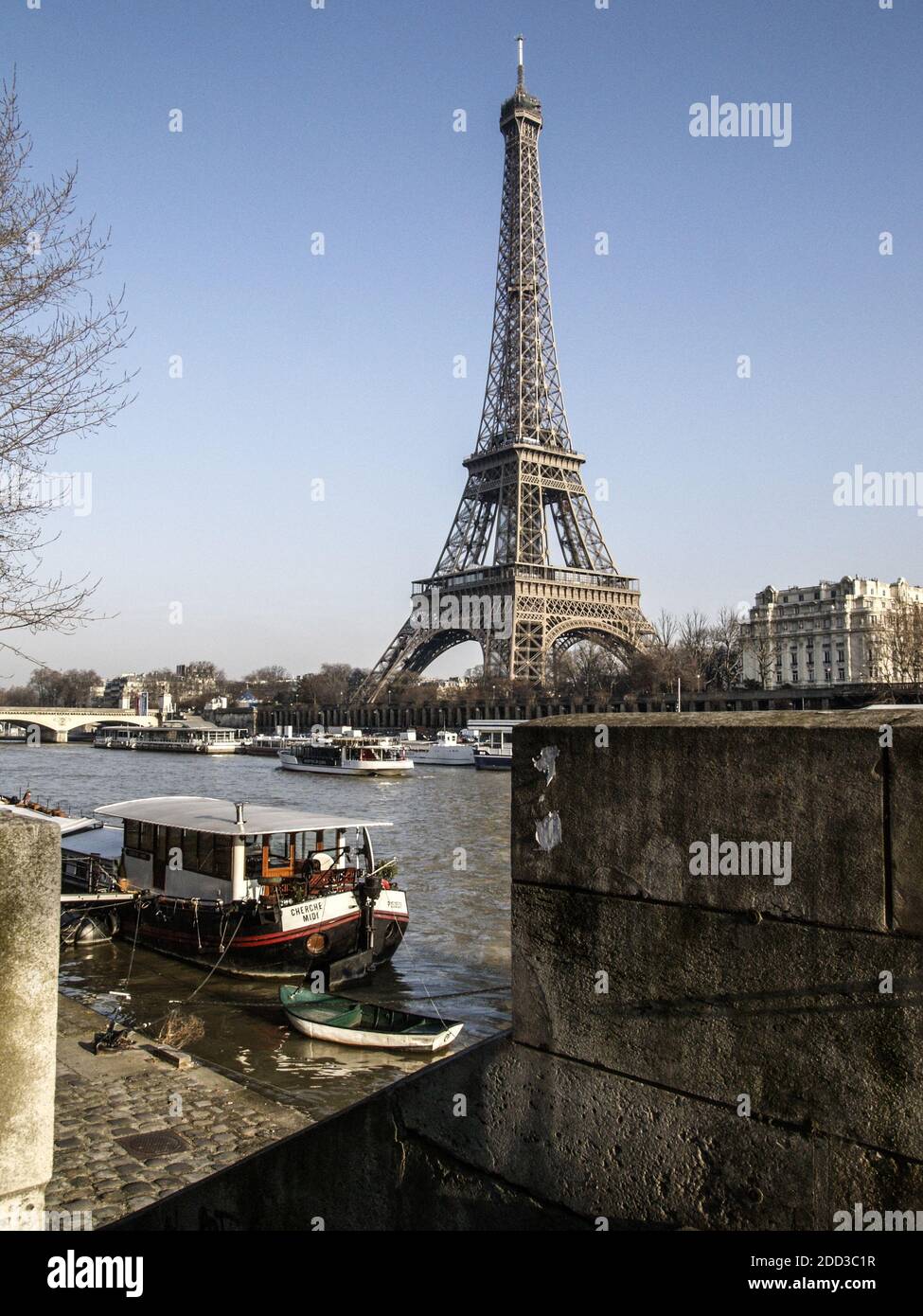 PARIS EIFFEL TOWER AND SEINE RIVER SEEN FROM THE RIGHT SHORE OF THE ...