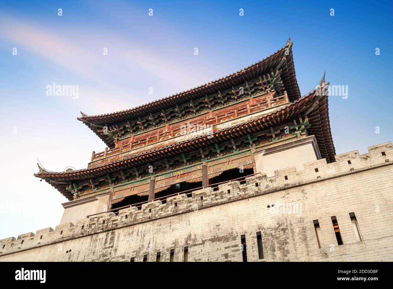 Lijing Gate was built in 1217 and is one of the most distinctive ...