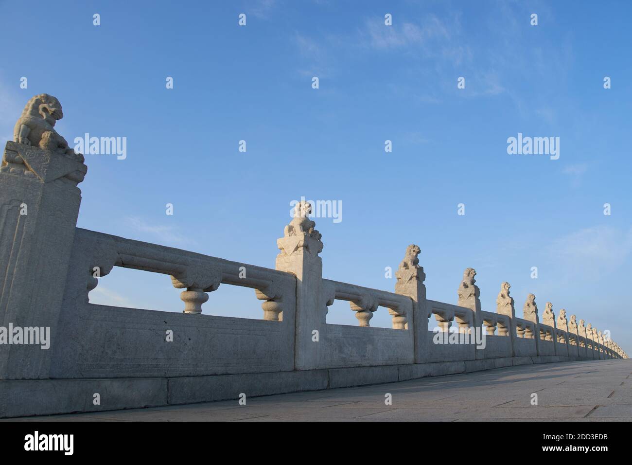 The seventeen arch bridge hi-res stock photography and images - Alamy