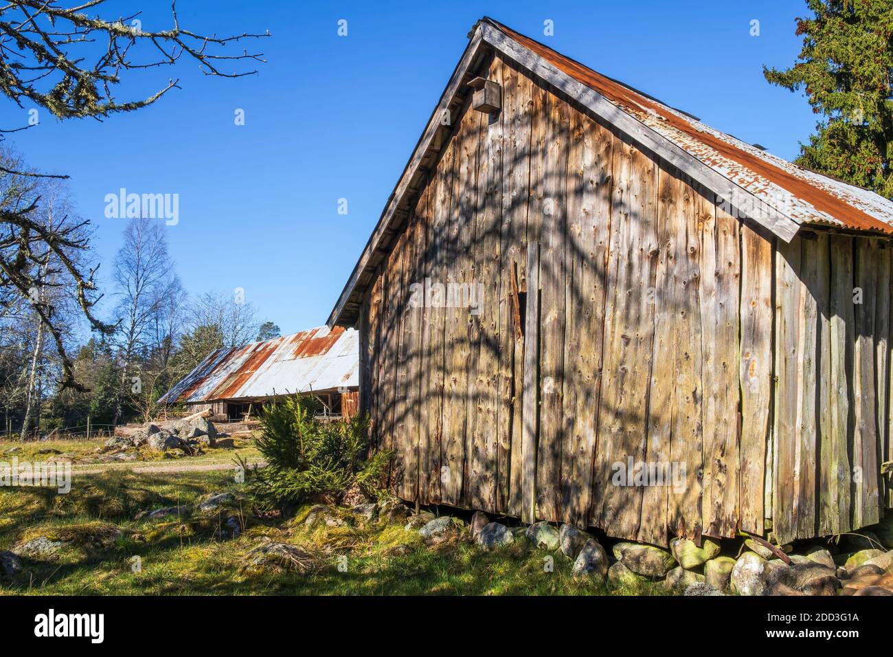 Old weather beaten houses hi-res stock photography and images - Alamy
