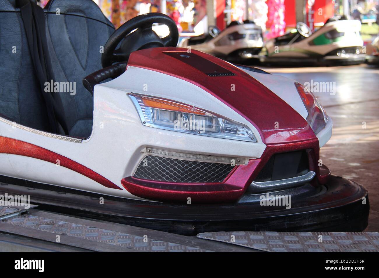 Dodgem car ride hi-res stock photography and images - Alamy