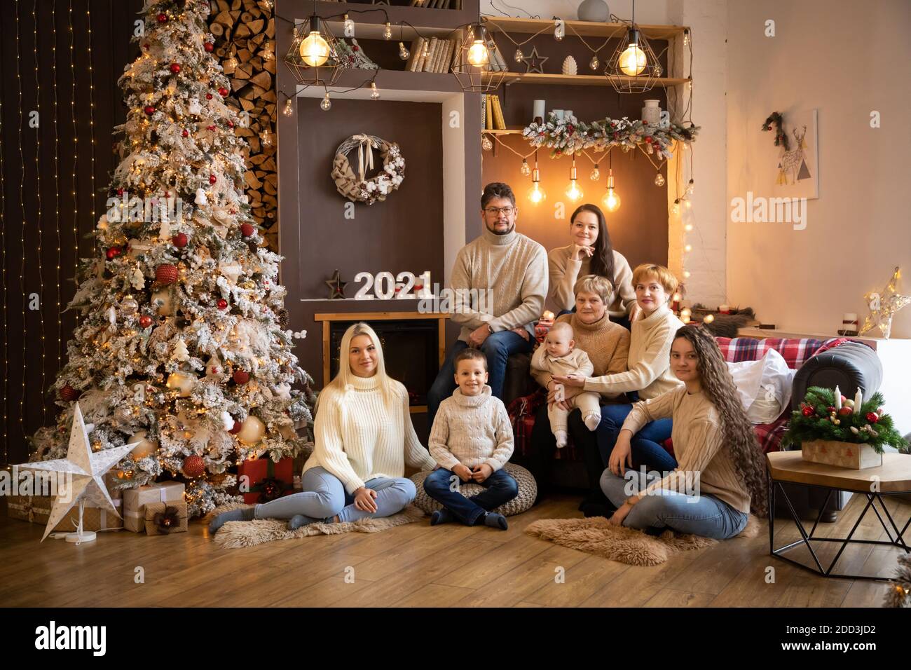 Women with father christmas hi-res stock photography and images - Alamy