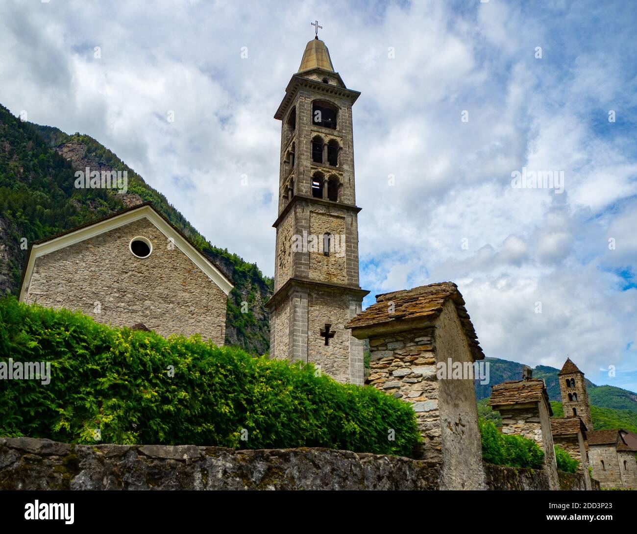 Churches in switzerland hi-res stock photography and images - Alamy