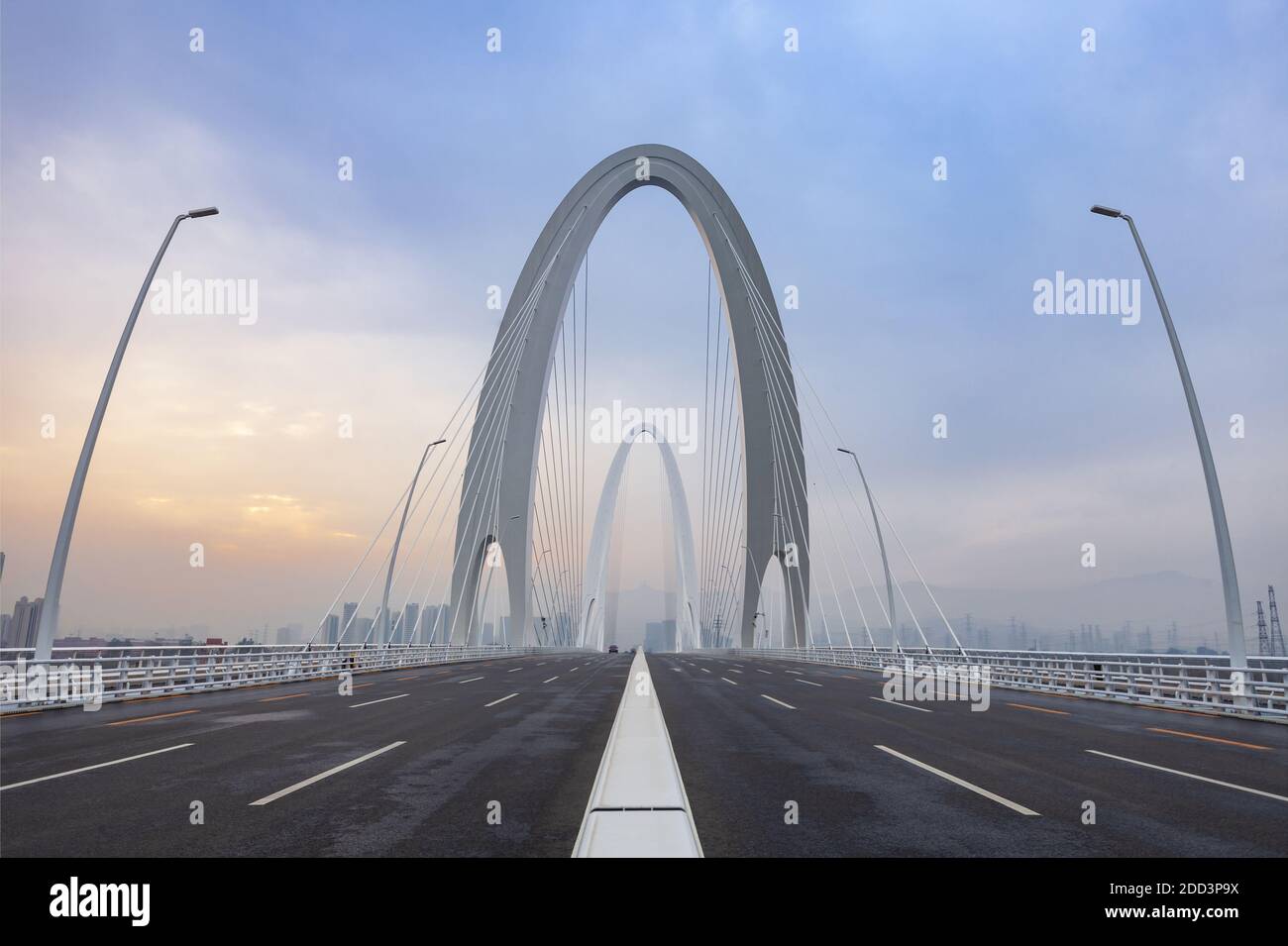 Bridge and highway guardrails hi-res stock photography and images - Alamy
