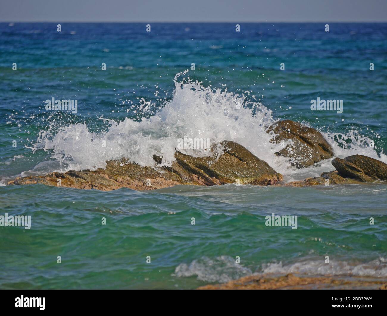 Waterfall breaking against rocks hi-res stock photography and images ...