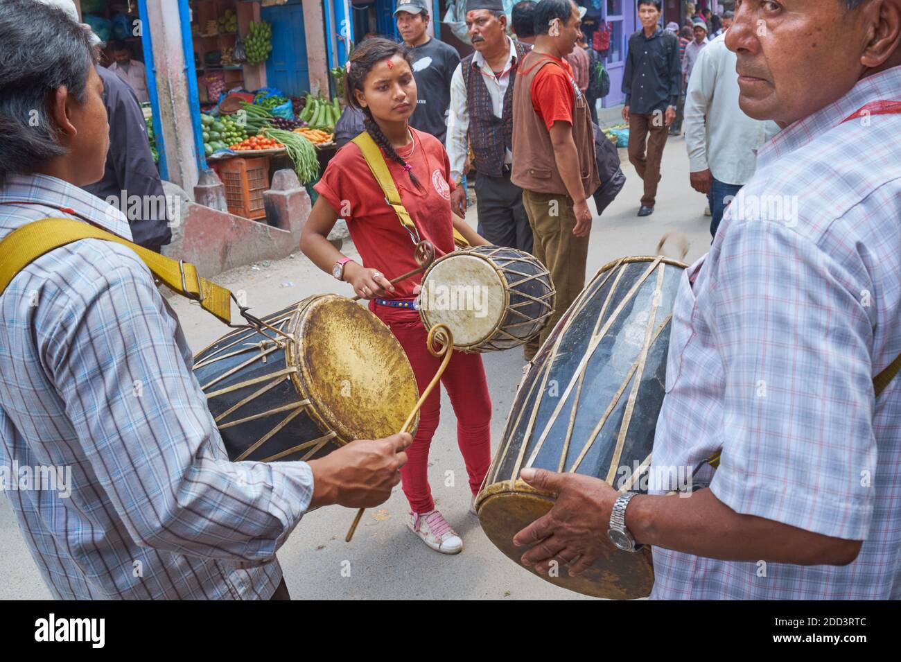 Play the drums hi-res stock photography and images - Alamy