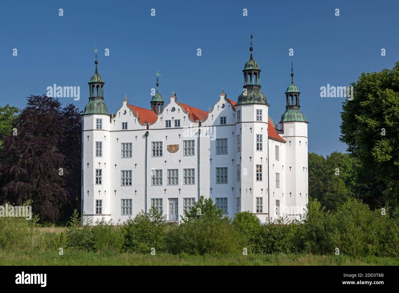 Ahrensburg castle ahrensburg schleswig holstein hi-res stock ...