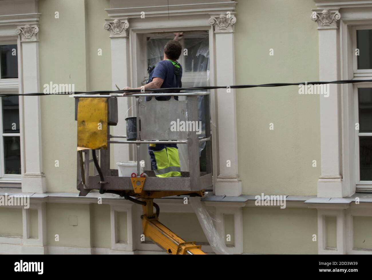 Height Worker safety at the workplace, minimizing the risk of an ...