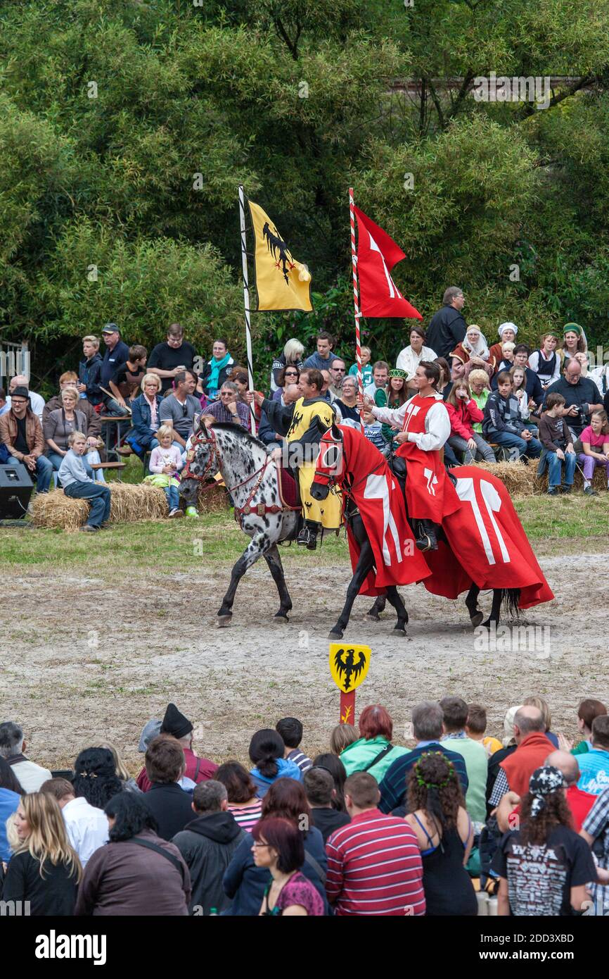 Medieval market renaissance festival medieval hi-res stock photography ...