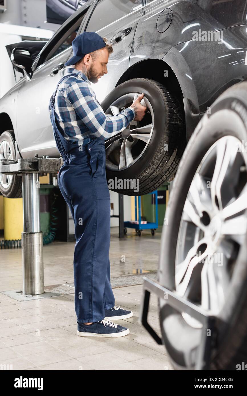 Rear wheel lift hi-res stock photography and images - Alamy