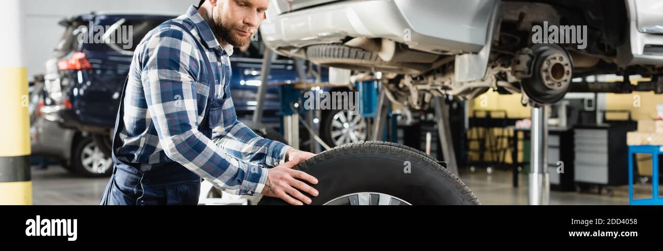 Vehicles workshop hi-res stock photography and images - Alamy