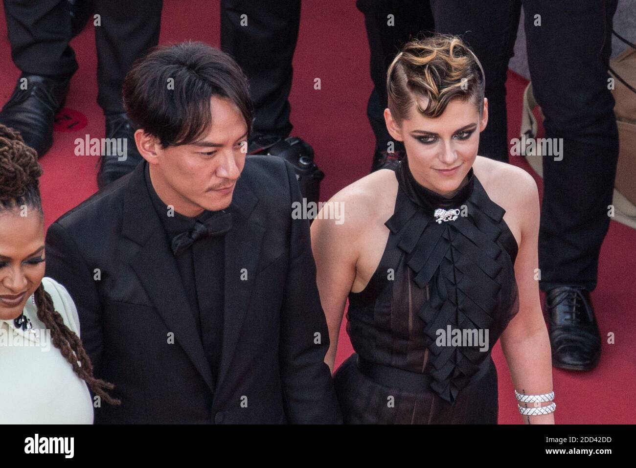 Jury members Chang Chen and Kristen Stewart on the red carpet at ...