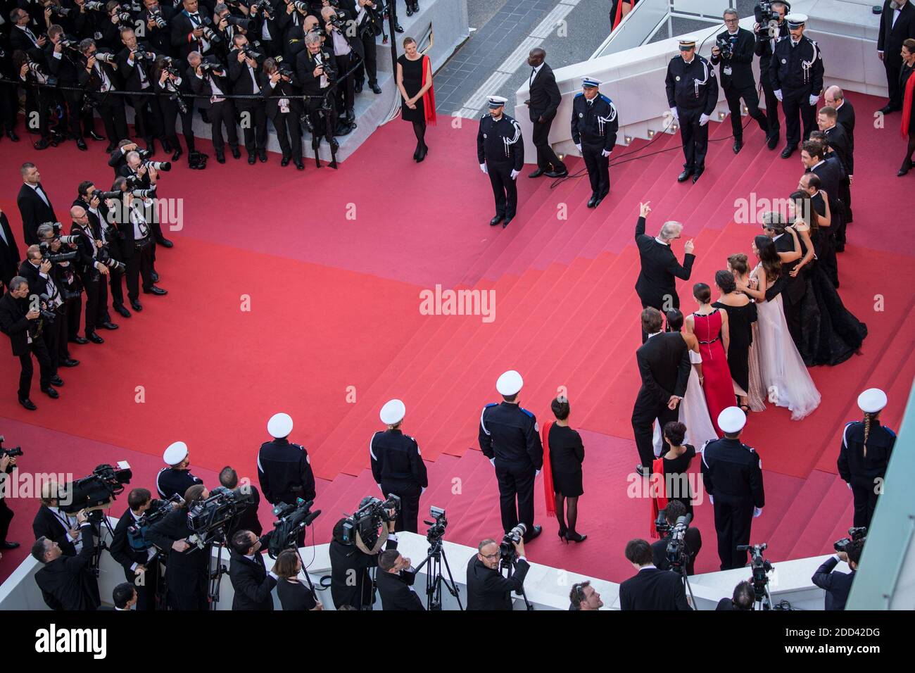Alexandre Mallet-Guy, Eduard Fernandez, Javier Bardem, director Asghar ...