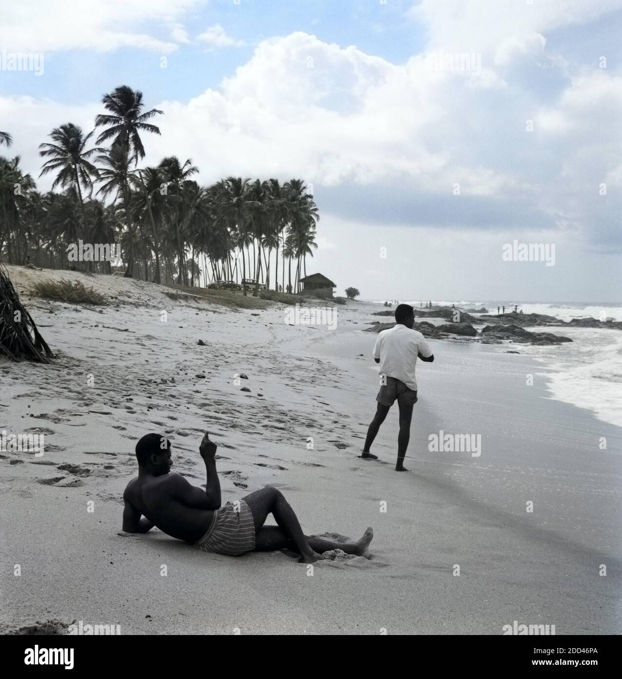 Am Strand von Itapua, Brasilien 1966. At the beach of Itapua, Brasil ...