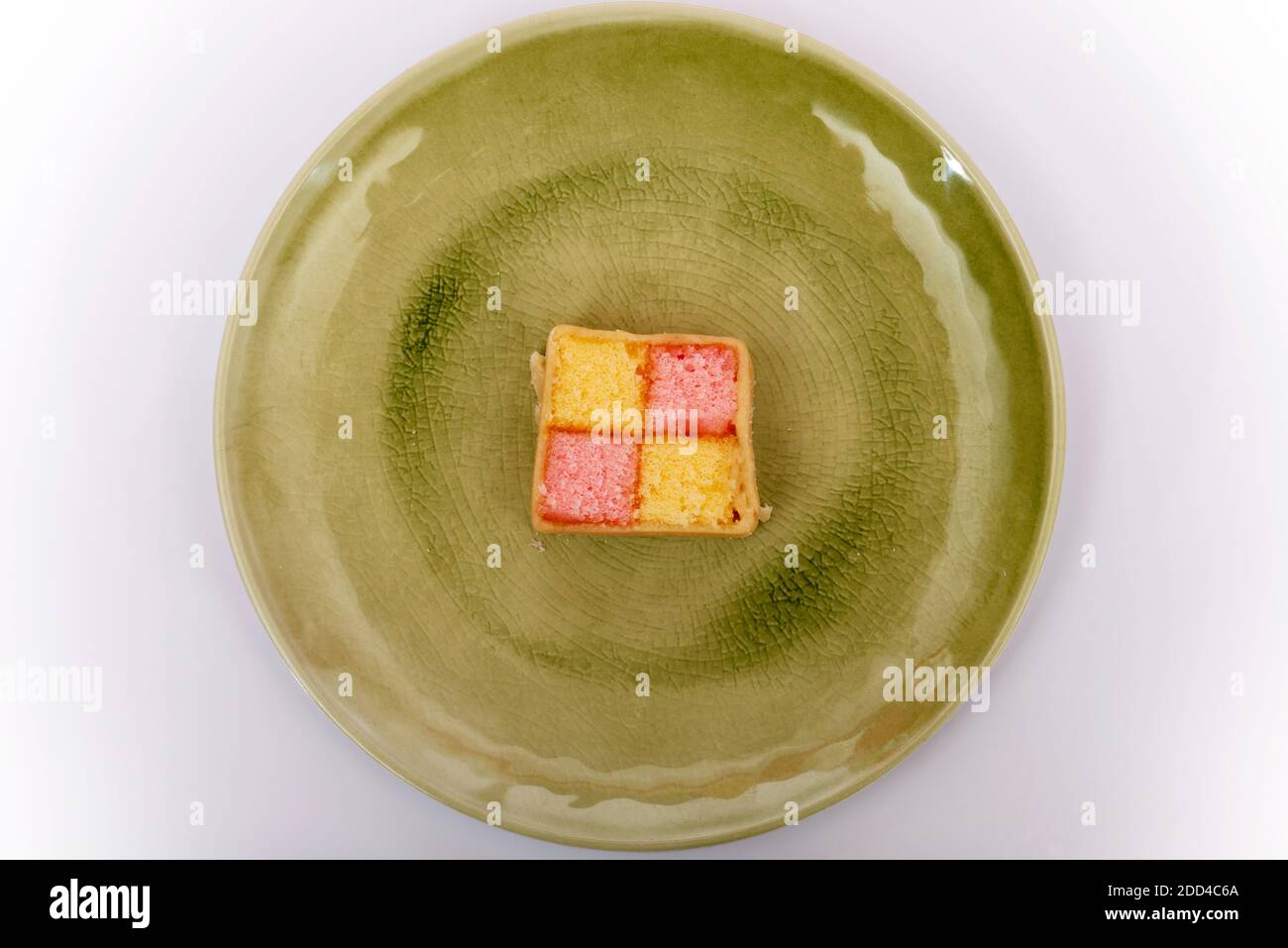 Battenberg cake hi-res stock photography and images - Alamy