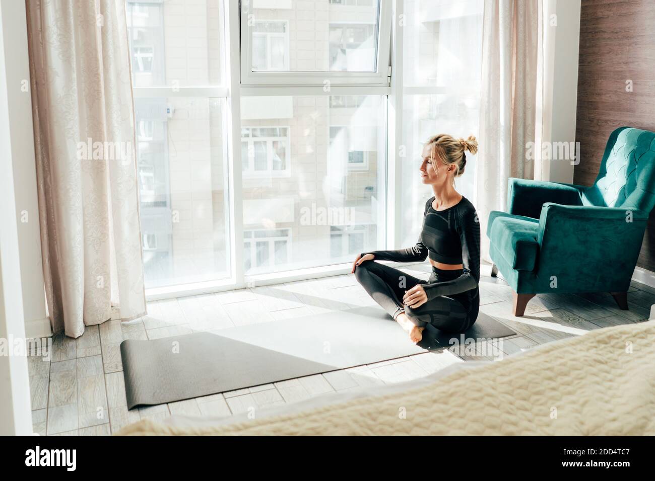 Meditation activity hi-res stock photography and images - Alamy